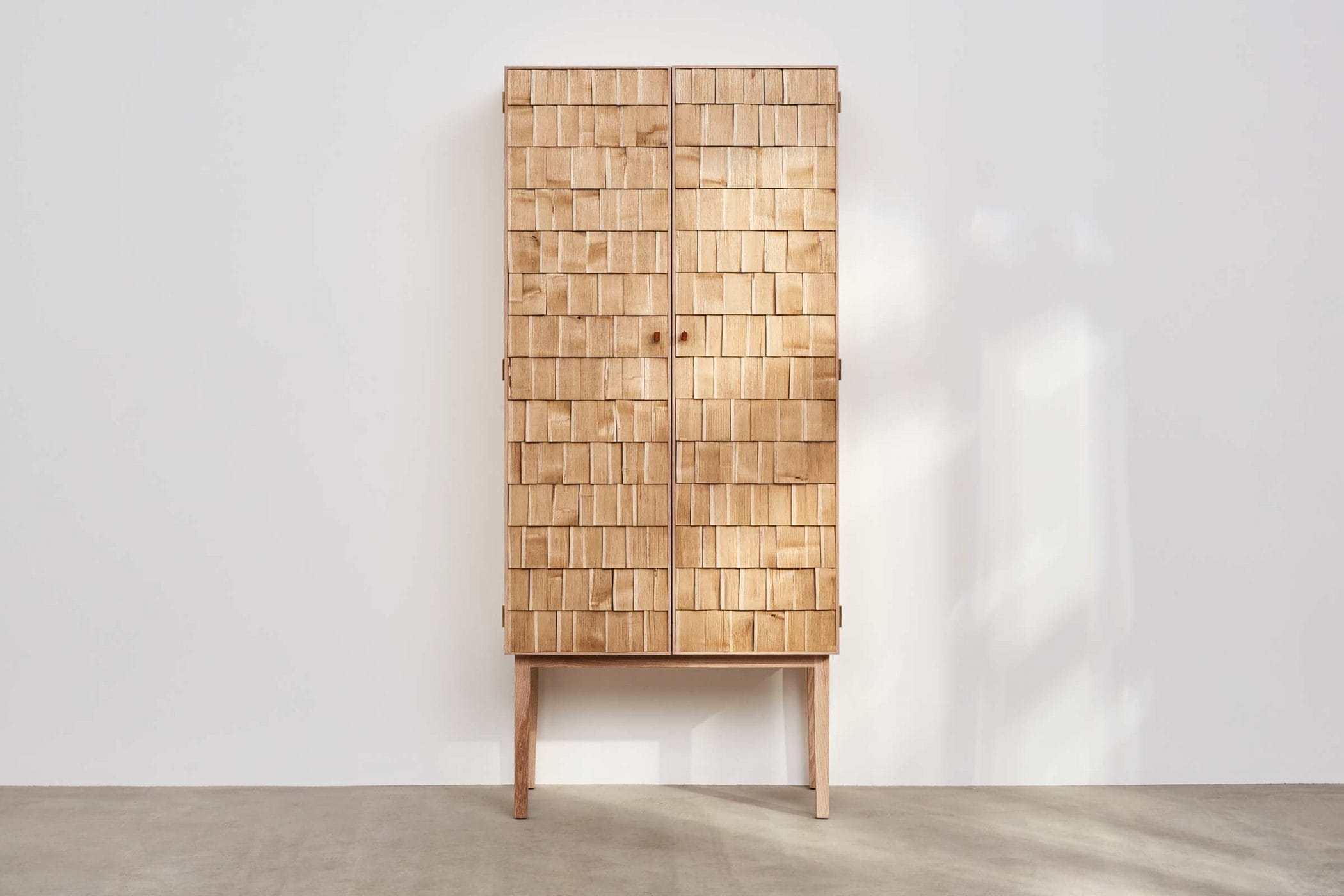 Shake Cabinet