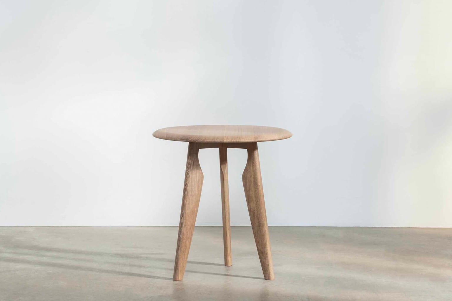 Tables | Handmade English Furniture | Benchmark