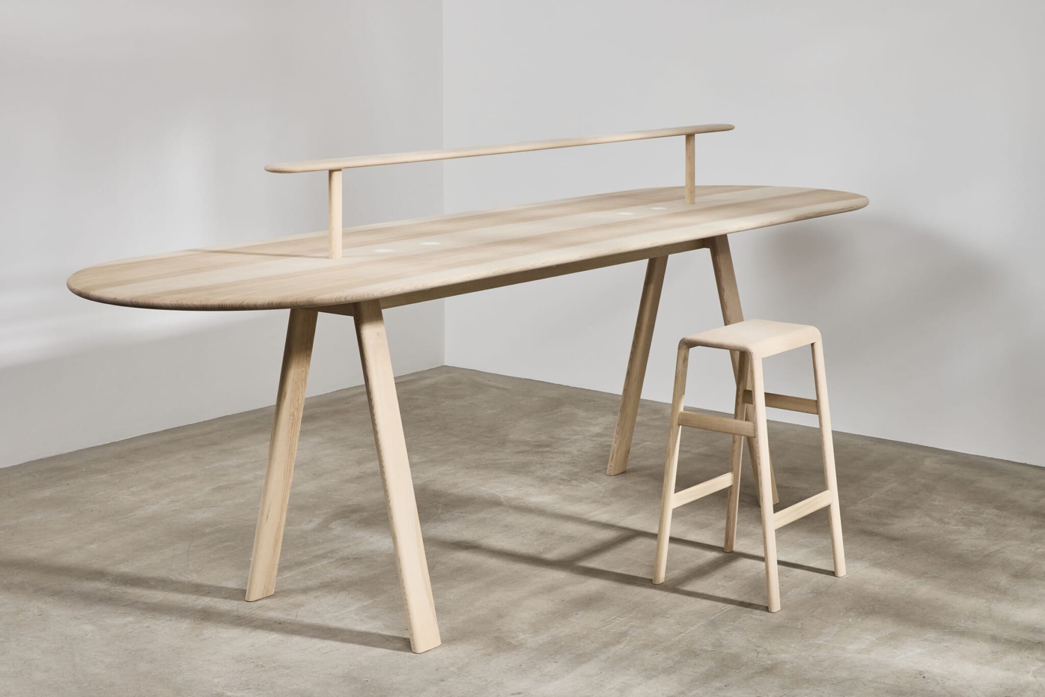 AYA High Table - Benchmark