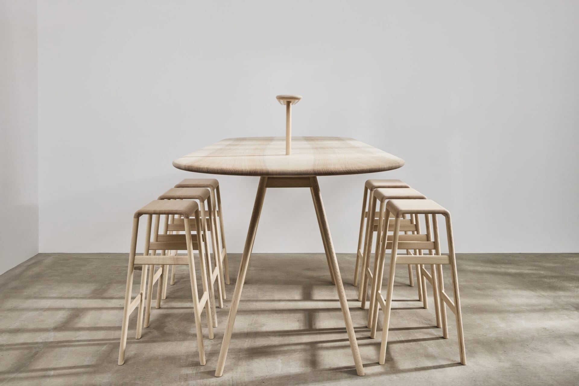 AYA High Table - Benchmark